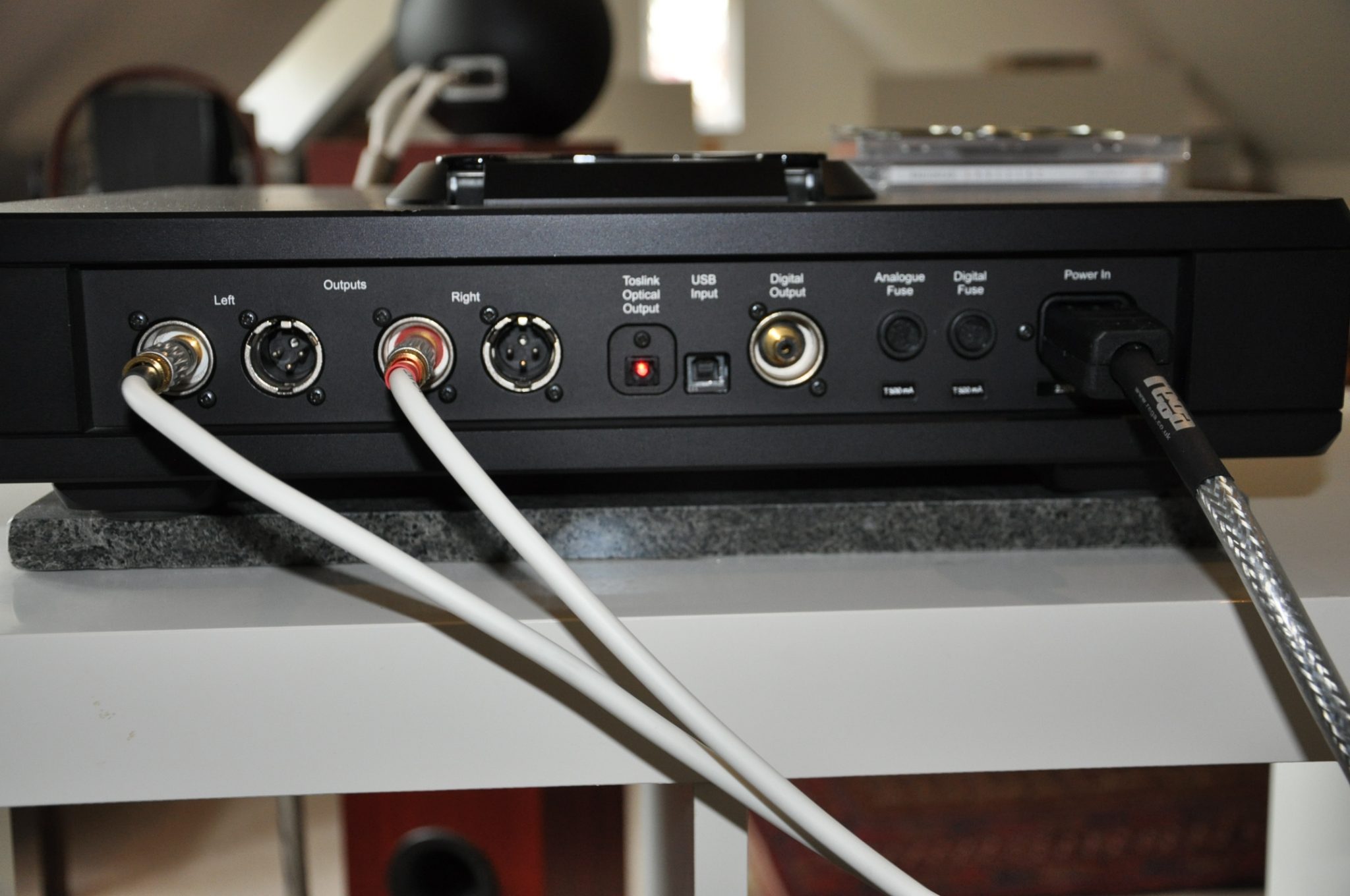 Rega Isis CD Player - Review - HiFi and Music Source