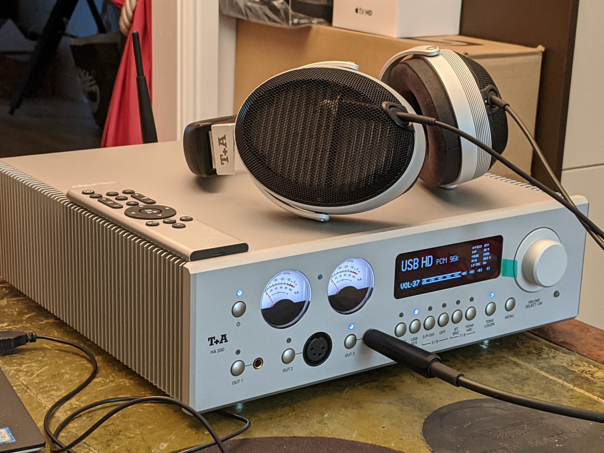 T+A HA 200 headphone amplifier - HiFi Review - HiFi and Music Source