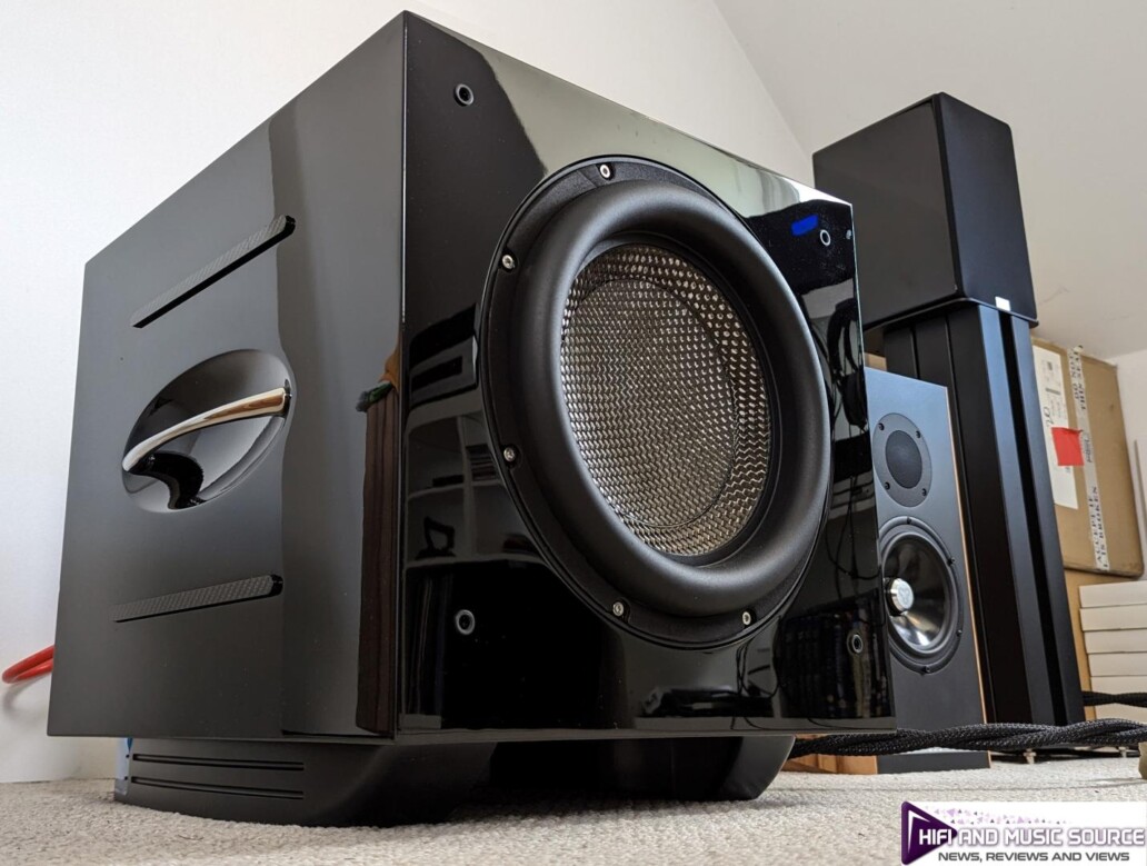 REL Carbon Special Subwoofer - HiFi and Music Source