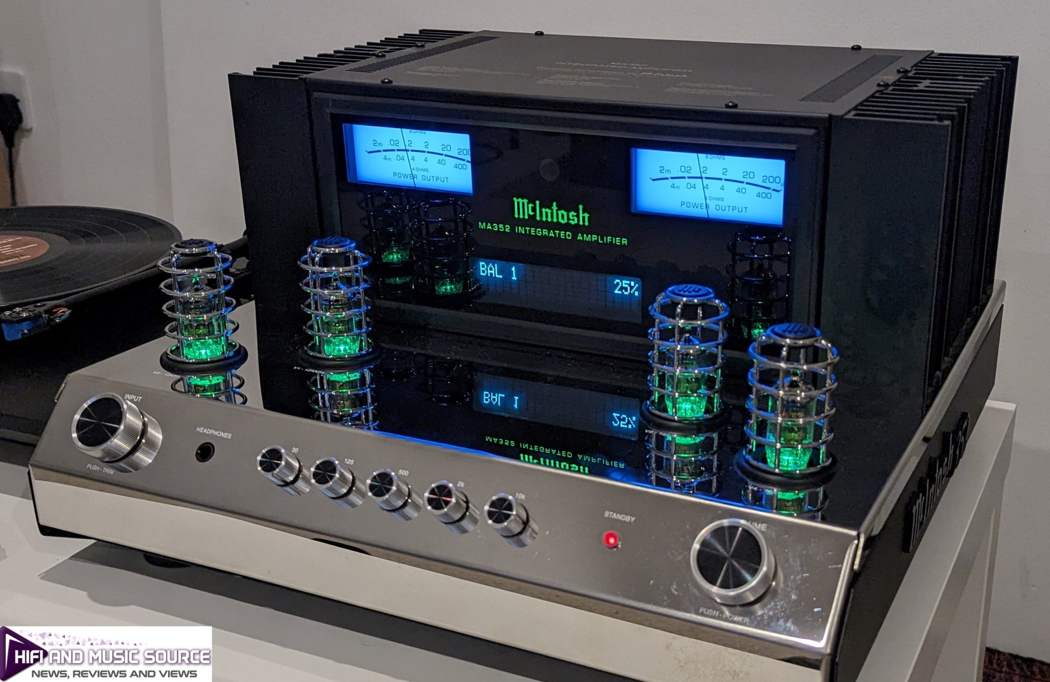 McIntosh MA 352 integrated amplifier - HiFi and Music Source
