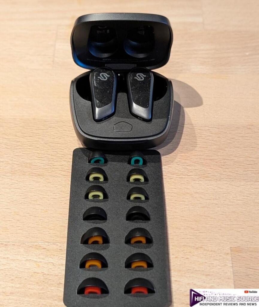 rh earbuds above - HiFi and Music Source