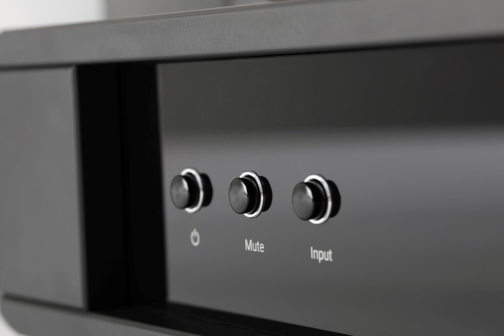 Rega Mercury Pre-amplifier and Solis Power amplifier - HiFi and Music ...